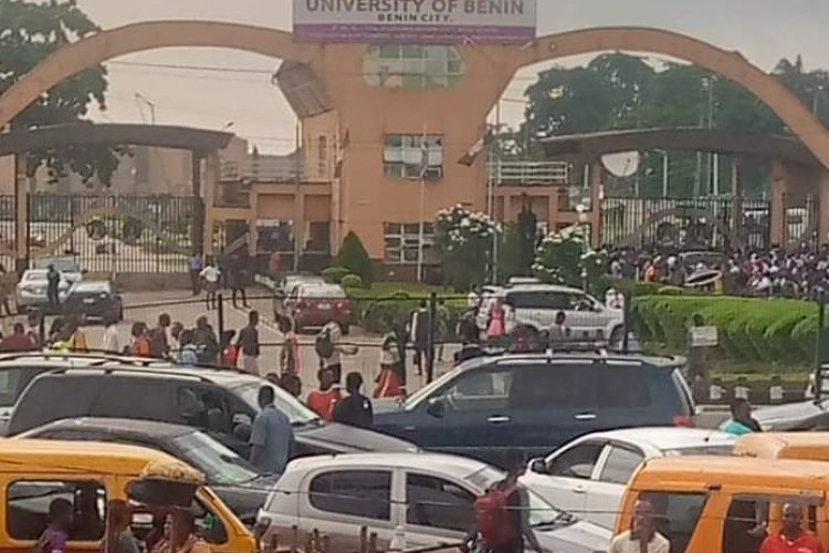 UNIBEN Students Protest Over Power Outage for more than a Month ...