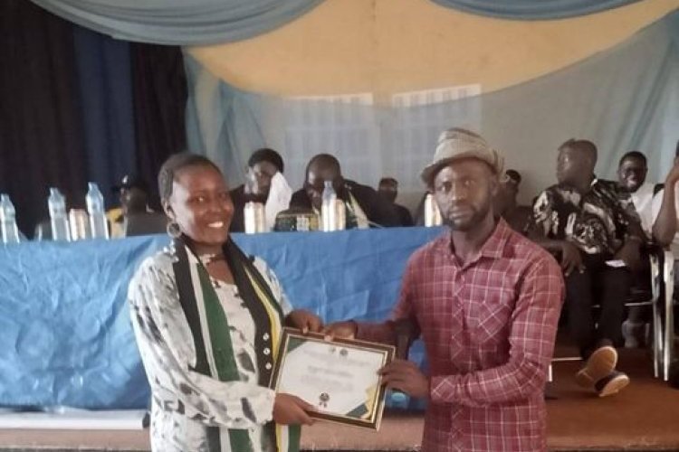 PDP Councillorship Candidate Celebrates Afizere Graduates and NAAS Exco ...