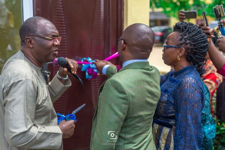 OOU Alumni Association Renovates Lecture Hall, Donates Teaching Aids to ...