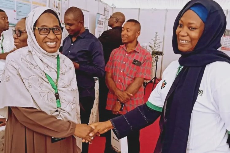 Dr. Taibat Ibrahim Honored for Excellence at Nasarawa State University, Keffi - Myschoolnews